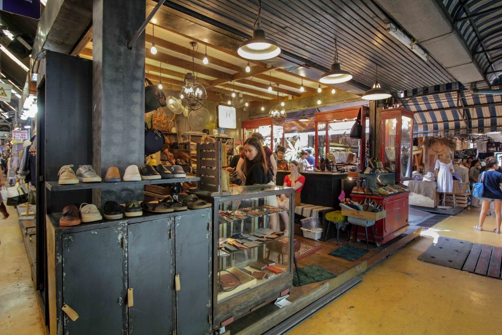 Chatuchak Weekend Market: Bangkok's Shopping Paradise! - PlacesofJuma