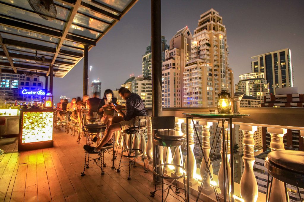 Top 10 Rooftop Bars in Bangkok: Die genialsten Skybars - PlacesofJuma