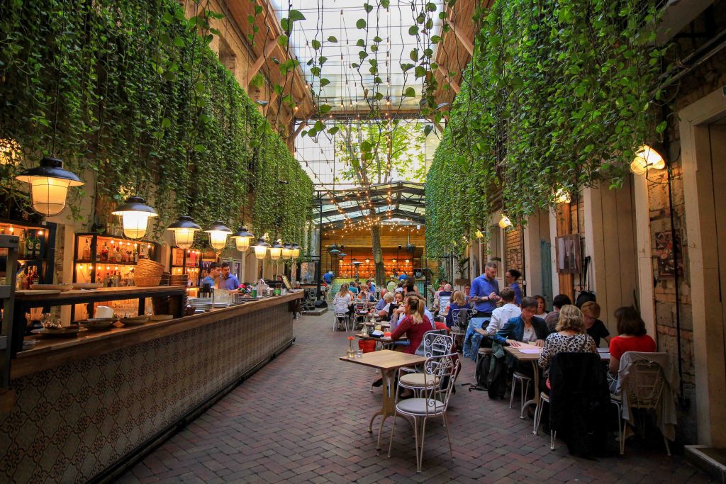 Ruinenbars Budapest: Die 7 besten Ruin-Bars der Stadt - PlacesofJuma