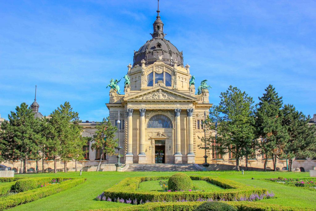 Szechenyi Baths: Best Guide to the Thermal Bath! - PlacesofJuma