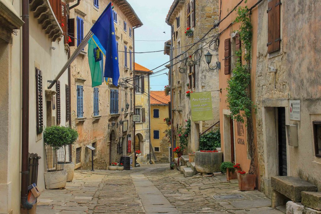 Groznjan: The Idyllic Artist Village in Istria - PlacesofJuma