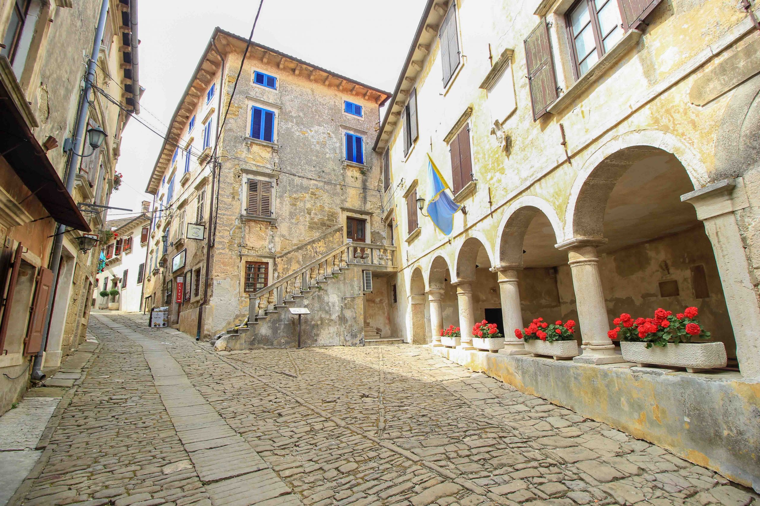 Groznjan: Das hübsche Künstlerdorf in Istrien! - PlacesofJuma