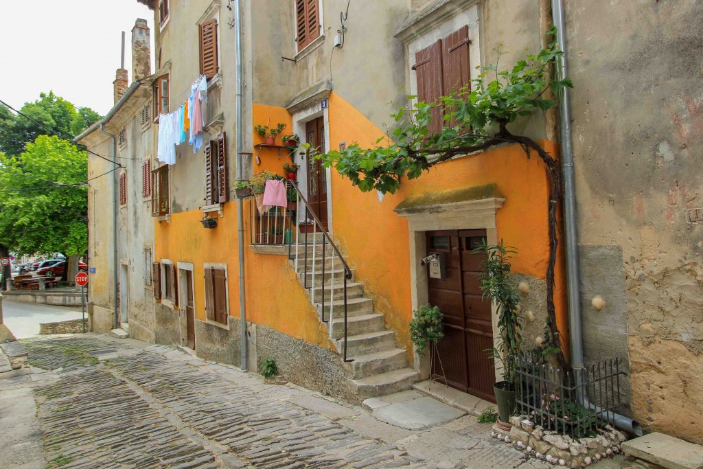 Buje, Croatia: Travel Guide for a Perfect Visit! - PlacesofJuma