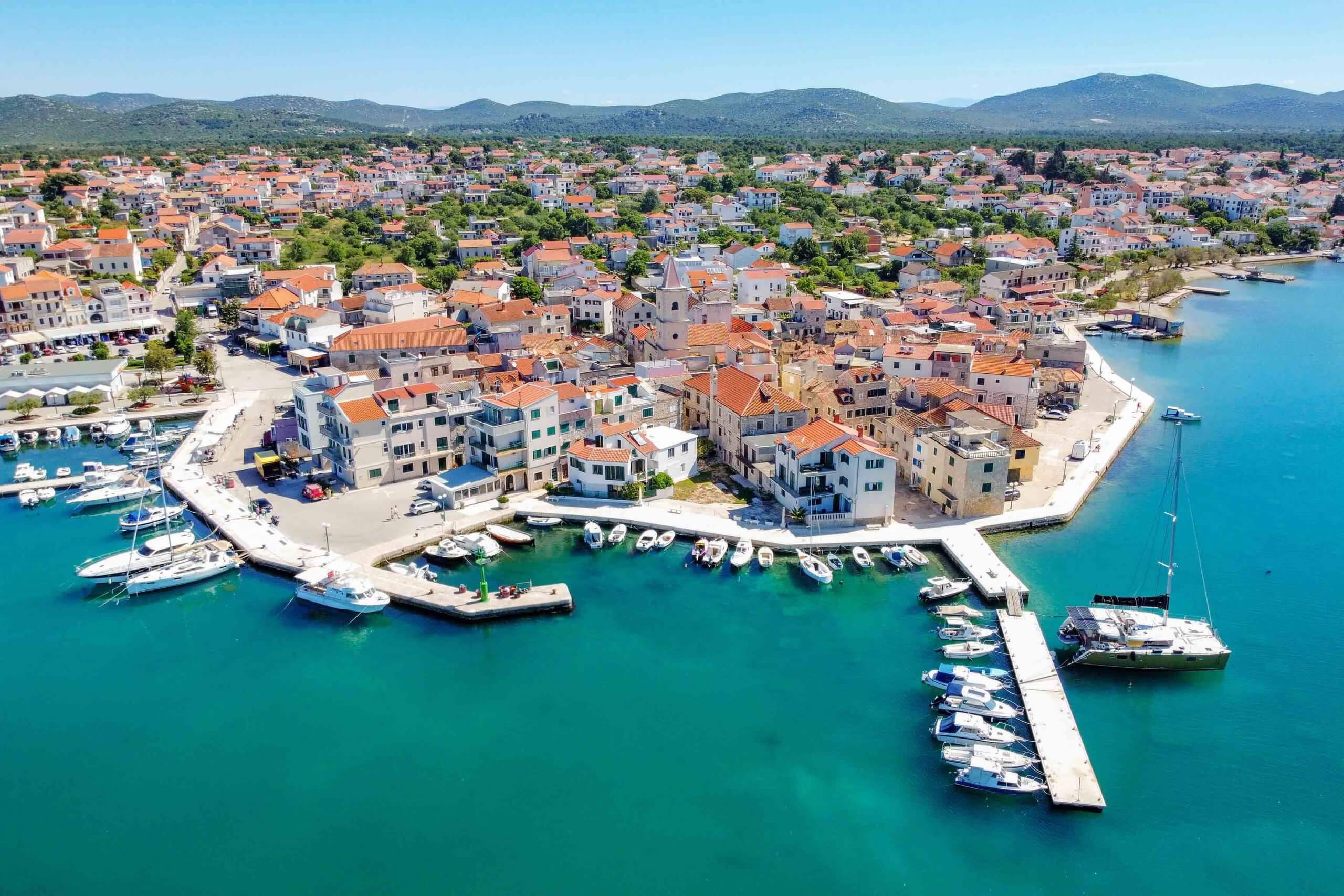 Pirovac, Kroatien: Schöne Strände, Highlights & Altstadt! - PlacesofJuma