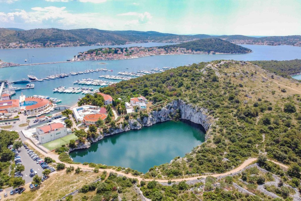 Rogoznica: The Coastal Town at Dragon Eye Lake! - PlacesofJuma