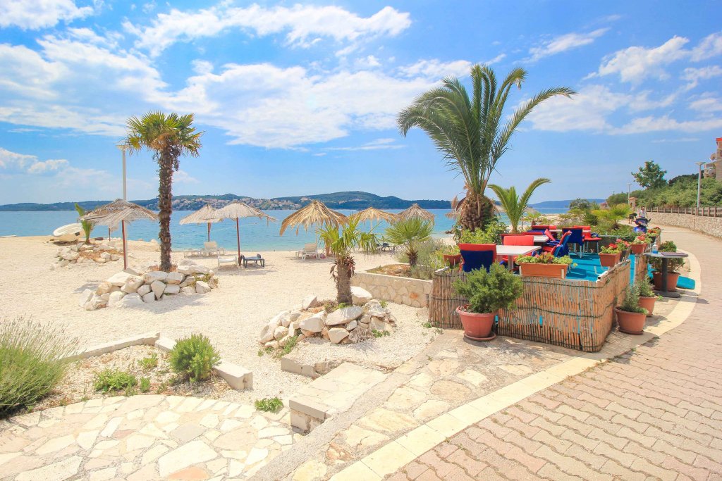 Seget Donji: Der hübsche Urlaubsort bei Trogir! - PlacesofJuma