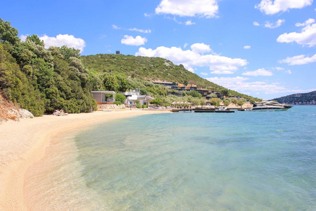 Tisno, Croatia: Things to Do & Best Beaches - PlacesofJuma