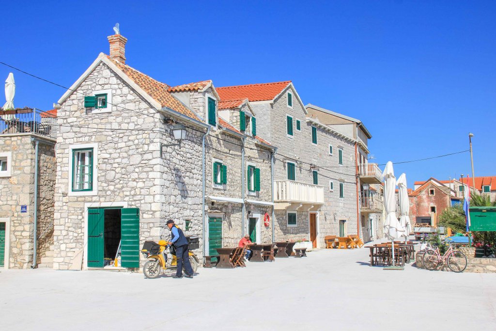 Krapanj Island: Little Island Pearl near Sibenik - PlacesofJuma