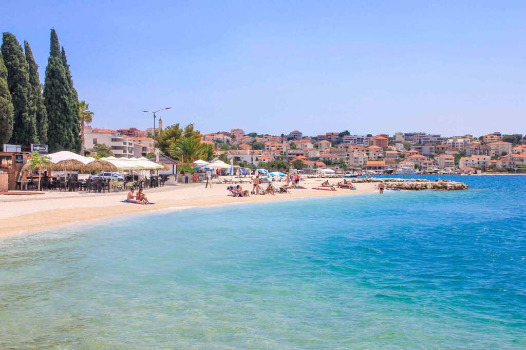 Okrug Gornji: Best Beaches & Things to Do! - PlacesofJuma