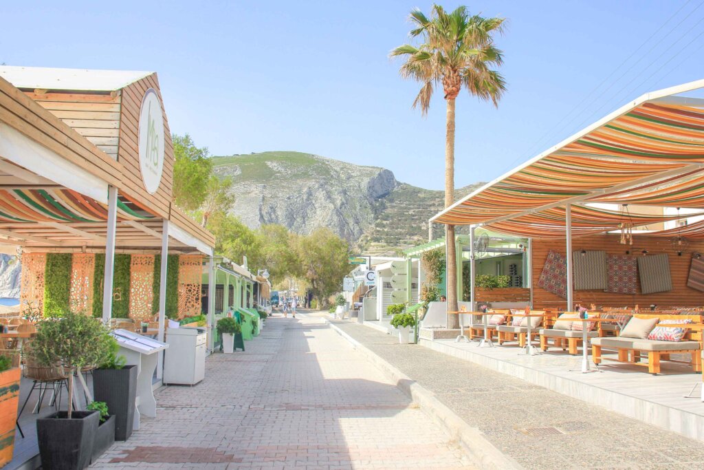 Kamari Beach, Santorini: Travel Guide about Kamari! - PlacesofJuma