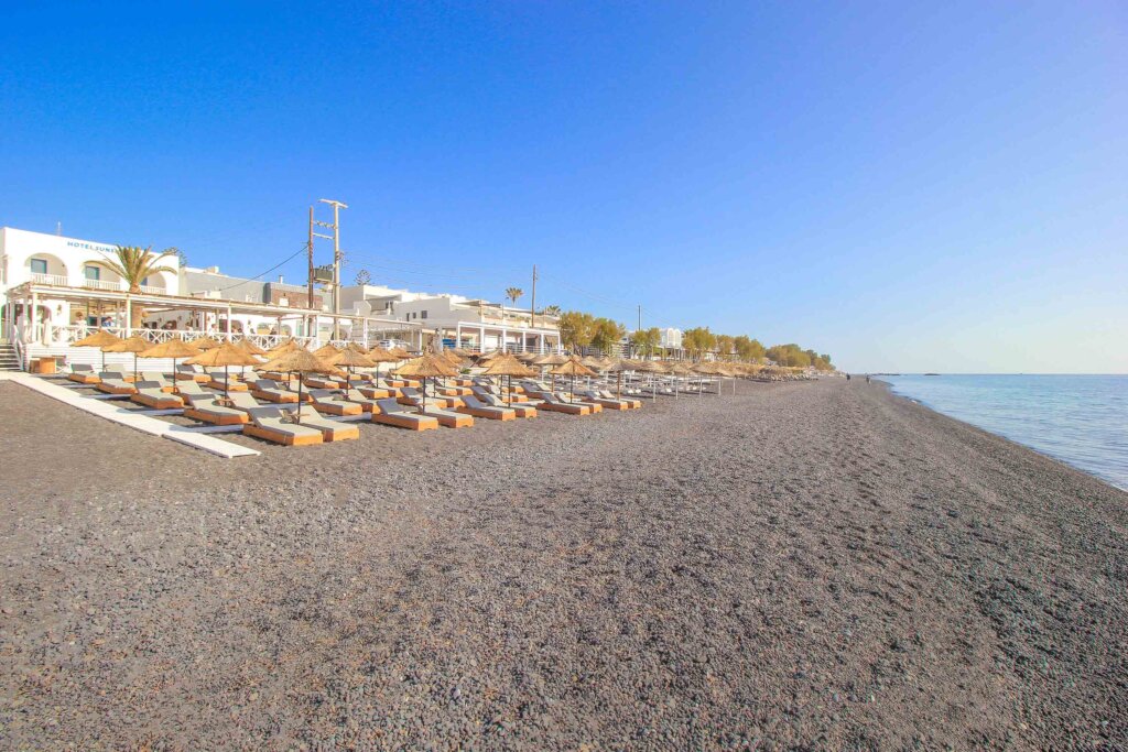 Kamari Beach, Santorini: Travel Guide about Kamari! - PlacesofJuma