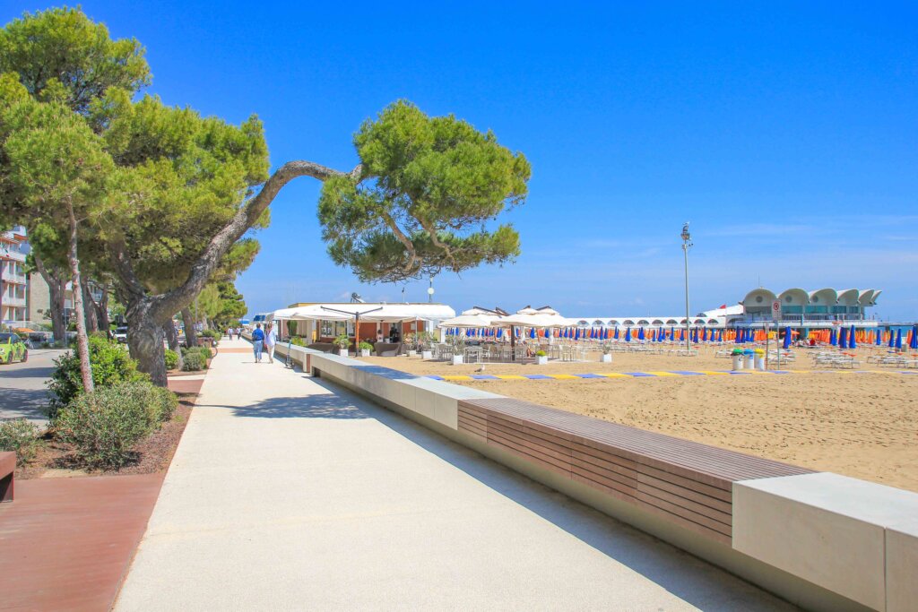Lignano Sabbiadoro, Italy: An Expert Travel Guide! - PlacesofJuma