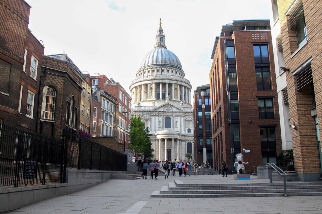 Top 25 UNIQUE Things to Do in London - PlacesofJuma