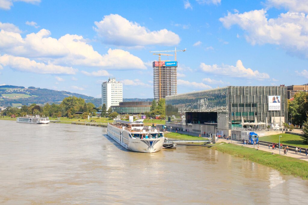 Die 17 schönsten Sehenswürdigkeiten in Linz - PlacesofJuma