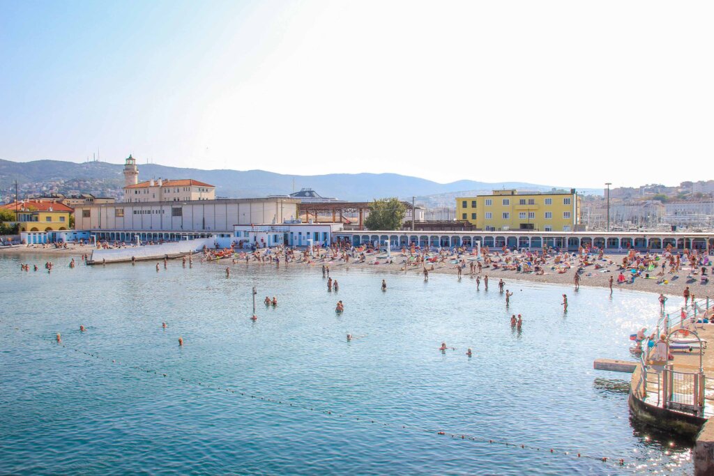 Die 7 schönsten Strände in Triest (+ echte Tipps) - PlacesofJuma